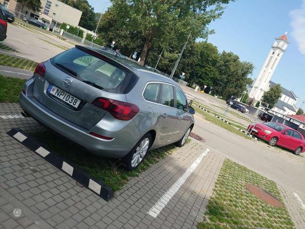 Grey Opel Astra 2012 in Vilkaviskis, with an engine capacity of 1.36 L and mileage of 286 thousand km for 2200 €, photo 5 on AUTOMOTO.COM.LV