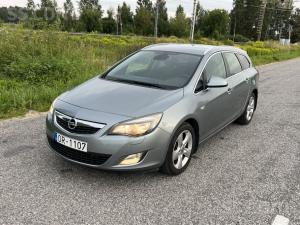 Pelēks Opel Astra 2012 Rīga, ar dzinēja tilpumu 1.70 L un nobraukumu 217 tūkst. km par 3600 €, foto  vietnē AUTOMOTO.COM.LV