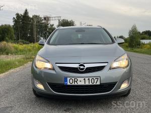 Pelēks Opel Astra 2012 Rīga, ar dzinēja tilpumu 1.70 L un nobraukumu 217 tūkst. km par 3600 €, foto 4 vietnē AUTOMOTO.COM.LV