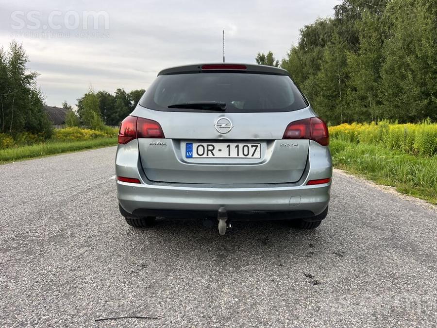 Pelēks Opel Astra 2012 Rīga, ar dzinēja tilpumu 1.70 L un nobraukumu 217 tūkst. km par 3600 €, foto 9 vietnē AUTOMOTO.COM.LV