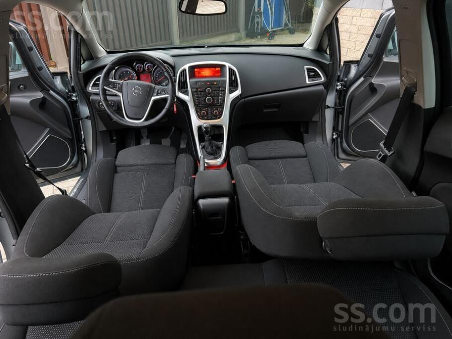 Pelēks Opel Astra 2012 Rīga, ar dzinēja tilpumu 1.70 L un nobraukumu 217 tūkst. km par 3600 €, foto 11 vietnē AUTOMOTO.COM.LV
