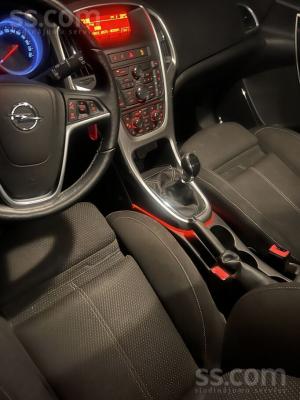 Pelēks Opel Astra 2012 Rīga, ar dzinēja tilpumu 1.70 L un nobraukumu 217 tūkst. km par 3600 €, foto 12 vietnē AUTOMOTO.COM.LV