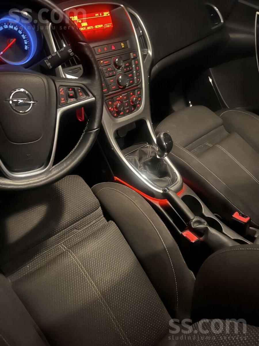 Pelēks Opel Astra 2012 Rīga, ar dzinēja tilpumu 1.70 L un nobraukumu 217 tūkst. km par 3600 €, foto 12 vietnē AUTOMOTO.COM.LV