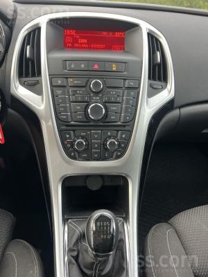Pelēks Opel Astra 2012 Rīga, ar dzinēja tilpumu 1.70 L un nobraukumu 217 tūkst. km par 3600 €, foto 15 vietnē AUTOMOTO.COM.LV