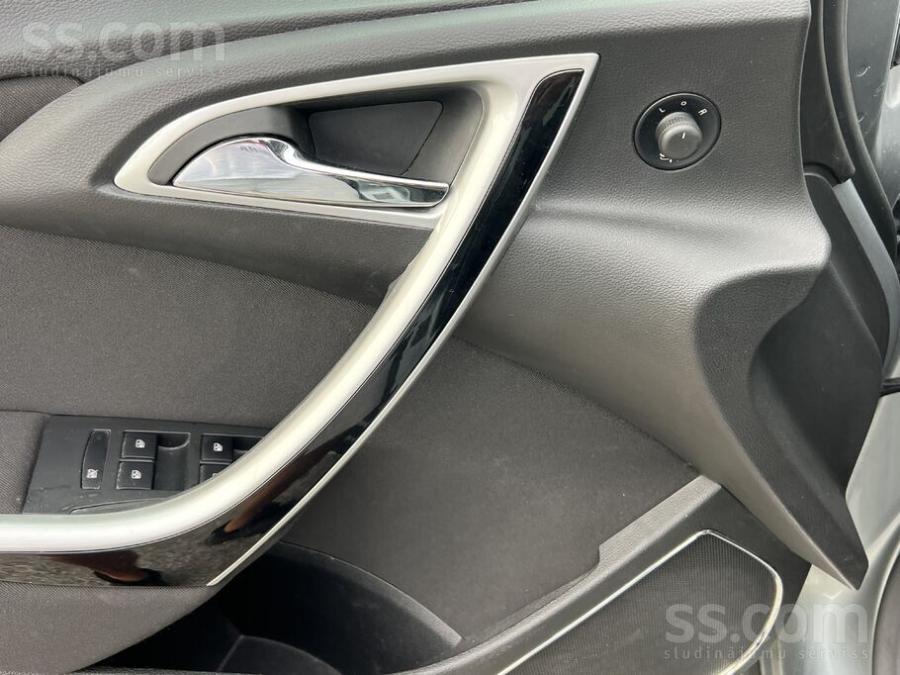 Pelēks Opel Astra 2012 Rīga, ar dzinēja tilpumu 1.70 L un nobraukumu 217 tūkst. km par 3600 €, foto 17 vietnē AUTOMOTO.COM.LV