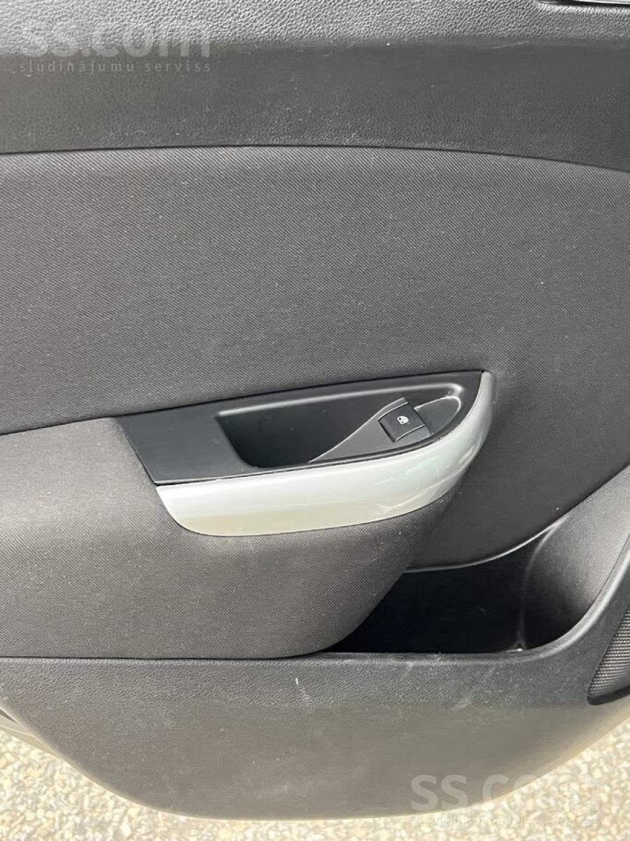 Pelēks Opel Astra 2012 Rīga, ar dzinēja tilpumu 1.70 L un nobraukumu 217 tūkst. km par 3600 €, foto 21 vietnē AUTOMOTO.COM.LV