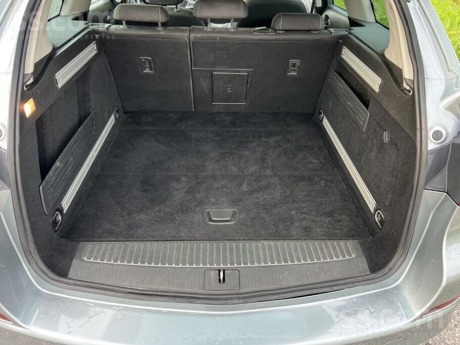 Pelēks Opel Astra 2012 Rīga, ar dzinēja tilpumu 1.70 L un nobraukumu 217 tūkst. km par 3600 €, foto 25 vietnē AUTOMOTO.COM.LV