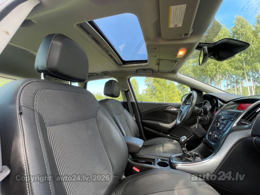 Grey Opel Astra 2012 in Tartu, with an engine capacity of 1.70 L and mileage of 245 thousand km for 4390 €, photo 10 on AUTOMOTO.COM.LV