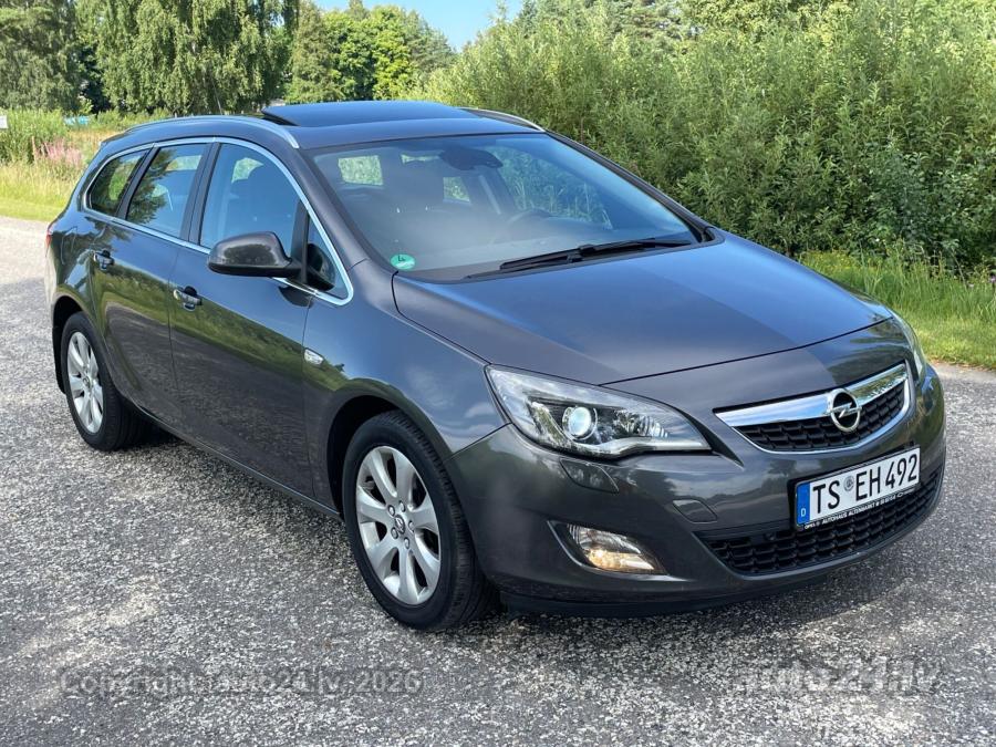 Grey Opel Astra 2012 in Tartu, with an engine capacity of 1.70 L and mileage of 245 thousand km for 4390 €, photo 16 on AUTOMOTO.COM.LV