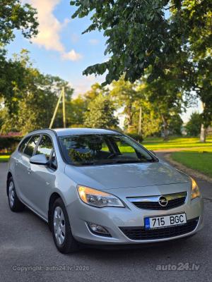 Grey Opel Astra 2012 in Tallinn, with an engine capacity of 1.60 L and mileage of 237 thousand km for 6290 €, photo  on AUTOMOTO.COM.LV