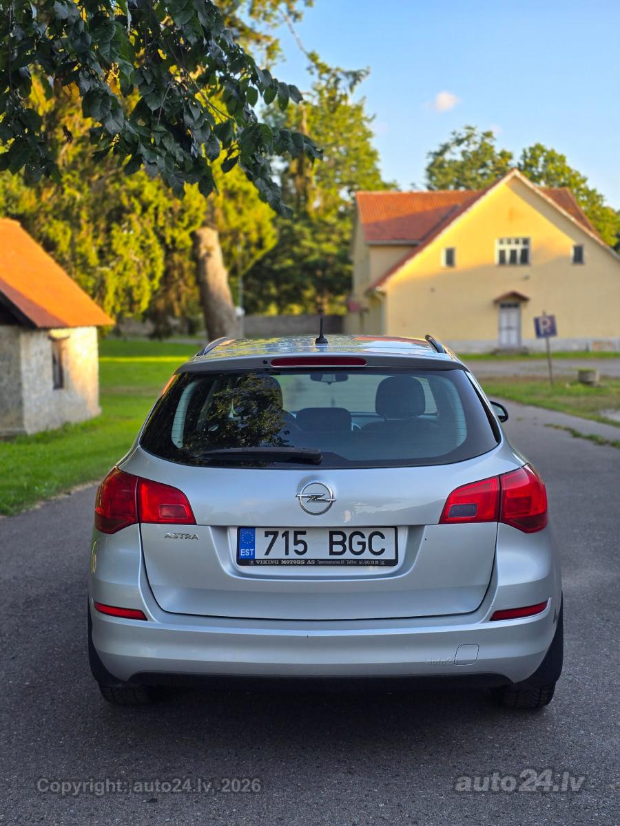 Pelēks Opel Astra 2012 Tallina, ar dzinēja tilpumu 1.60 L un nobraukumu 237 tūkst. km par 6290 €, foto 4 vietnē AUTOMOTO.COM.LV