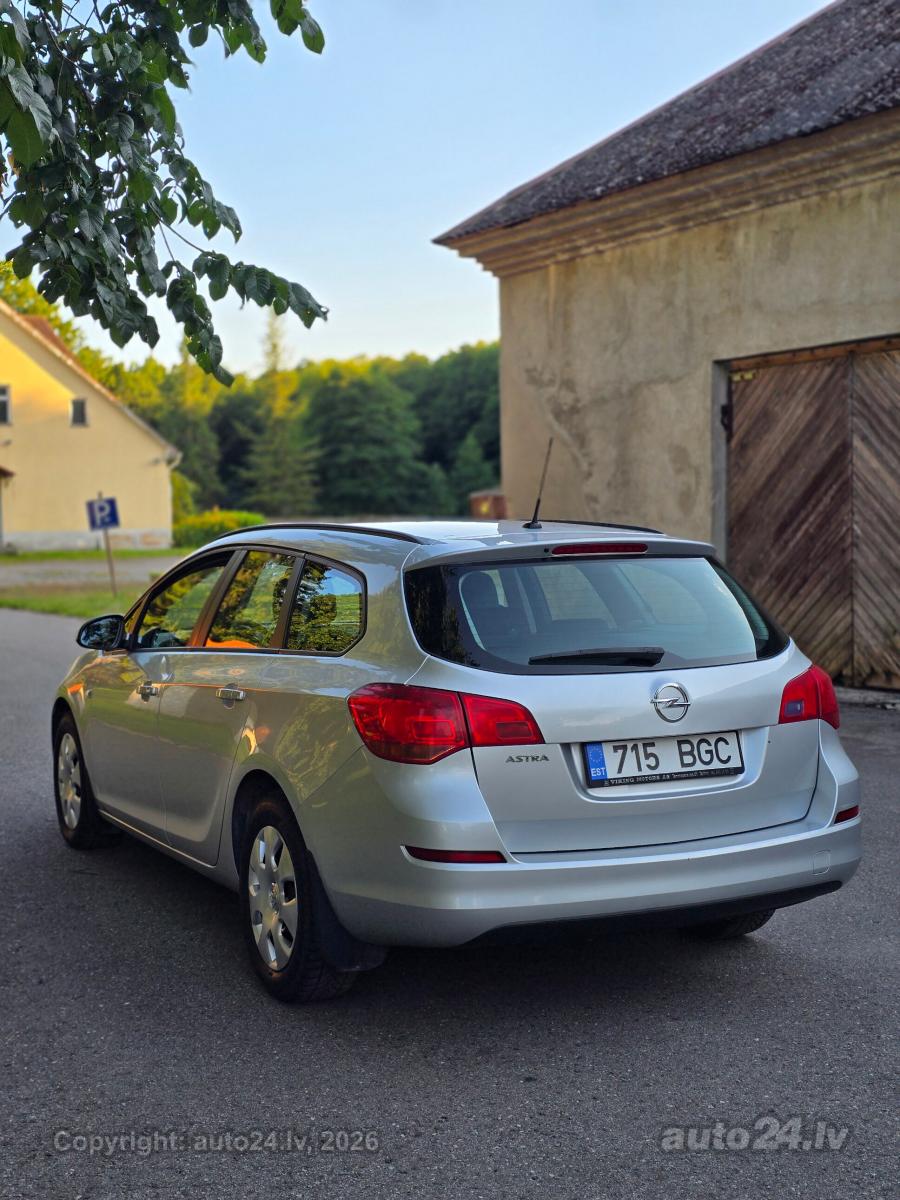 Pelēks Opel Astra 2012 Tallina, ar dzinēja tilpumu 1.60 L un nobraukumu 237 tūkst. km par 6290 €, foto 6 vietnē AUTOMOTO.COM.LV