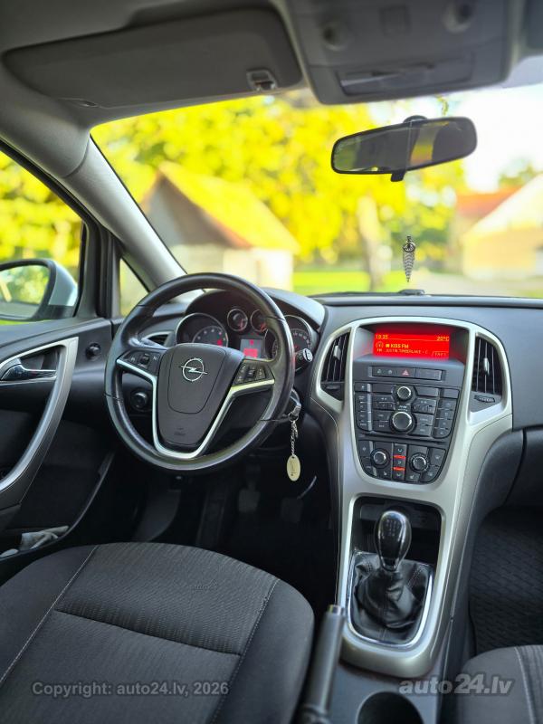 Pelēks Opel Astra 2012 Tallina, ar dzinēja tilpumu 1.60 L un nobraukumu 237 tūkst. km par 6290 €, foto 7 vietnē AUTOMOTO.COM.LV