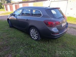 Grey Opel Astra 2012 in Jelgava, with an engine capacity of 1.70 L and mileage of 250 thousand km for 3250 €, photo 4 on AUTOMOTO.COM.LV