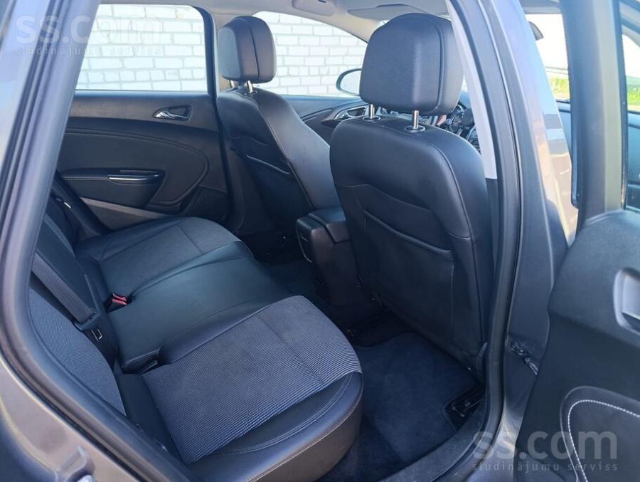 Grey Opel Astra 2012 in Jelgava, with an engine capacity of 1.70 L and mileage of 250 thousand km for 3250 €, photo 9 on AUTOMOTO.COM.LV