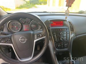 Grey Opel Astra 2012 in Jelgava, with an engine capacity of 1.70 L and mileage of 250 thousand km for 3250 €, photo 11 on AUTOMOTO.COM.LV