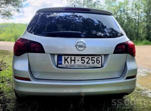 Grey Opel Astra 2012 in Tukums, with an engine capacity of 1.70 L and mileage of 223 thousand km for 3200 €, photo 6 on AUTOMOTO.COM.LV