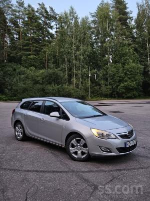 Pelēks Opel Astra 2012 Rīga, ar dzinēja tilpumu 1.70 L un nobraukumu 468 tūkst. km par 2700 €, foto  vietnē AUTOMOTO.COM.LV
