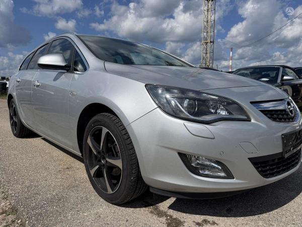 Pelēks Opel Astra 2012 Viļņa, ar dzinēja tilpumu 1.36 L un nobraukumu 245 tūkst. km par 3950 €, foto 4 vietnē AUTOMOTO.COM.LV