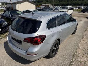 Grey Opel Astra 2012 in Vilnius, with an engine capacity of 1.36 L and mileage of 245 thousand km for 3950 €, photo 6 on AUTOMOTO.COM.LV