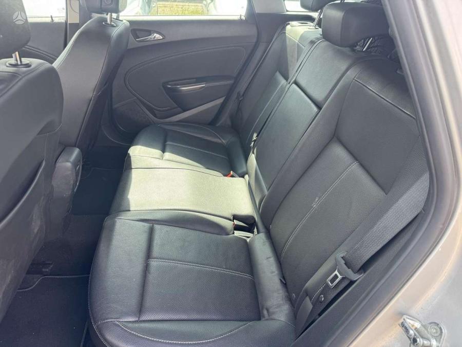 Grey Opel Astra 2012 in Vilnius, with an engine capacity of 1.36 L and mileage of 245 thousand km for 3950 €, photo 13 on AUTOMOTO.COM.LV