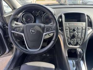 Grey Opel Astra 2012 in Vilnius, with an engine capacity of 1.36 L and mileage of 245 thousand km for 3950 €, photo 15 on AUTOMOTO.COM.LV