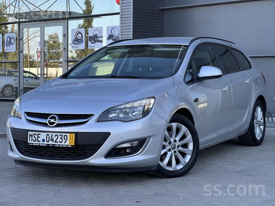 Grey Opel Astra 2012 in Jekabpils, with an engine capacity of 1.70 L and mileage of 251 thousand km for 5500 €, photo 1 on AUTOMOTO.COM.LV