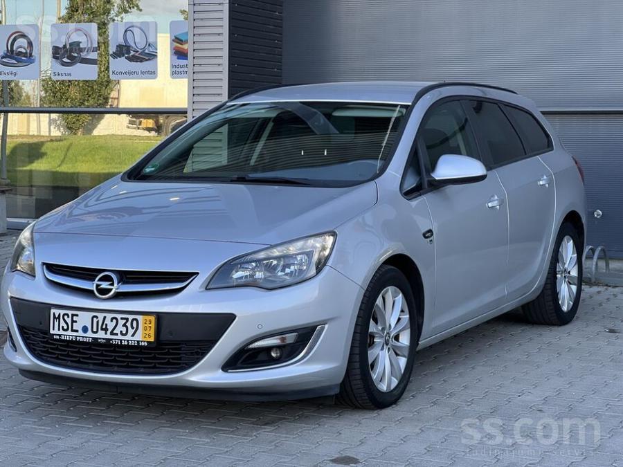 Grey Opel Astra 2012 in Jekabpils, with an engine capacity of 1.70 L and mileage of 251 thousand km for 5500 €, photo 4 on AUTOMOTO.COM.LV