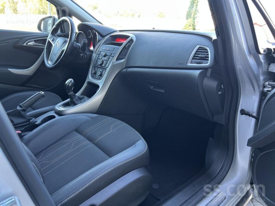 Grey Opel Astra 2012 in Jekabpils, with an engine capacity of 1.70 L and mileage of 251 thousand km for 5500 €, photo 10 on AUTOMOTO.COM.LV