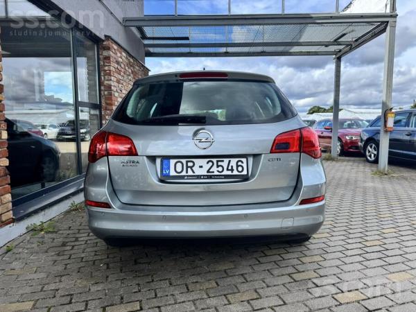 Grey Opel Astra 2012 in Talsi, with an engine capacity of 1.70 L and mileage of 233 thousand km for 4100 €, photo 9 on AUTOMOTO.COM.LV