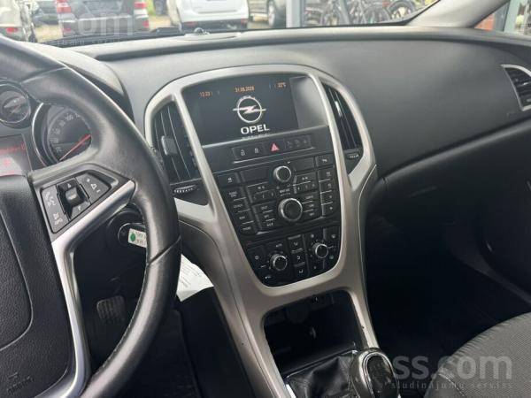 Grey Opel Astra 2012 in Talsi, with an engine capacity of 1.70 L and mileage of 233 thousand km for 4100 €, photo 11 on AUTOMOTO.COM.LV