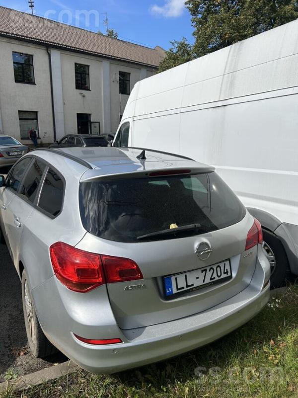 Opel Astra 2012 RÄ«ga vietnÄ PelÄks Opel Astra 2012 RÄ«ga, ar dzinÄja tilpumu 1.70 L un nobraukumu 318 tÅ«kst. km par 3250 ā¬, foto 1 vietnÄ AUTOMOTO.COM.LV