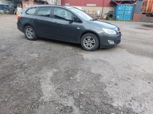 Pelēks Opel Astra 2012 Valmiera, ar dzinēja tilpumu 1.70 L un nobraukumu 314 tūkst. km par 2000 €, foto  vietnē AUTOMOTO.COM.LV