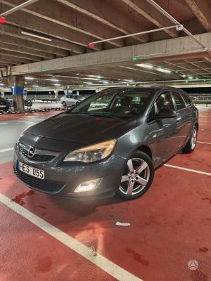 Pelēks Opel Astra 2012 Kauņa, ar dzinēja tilpumu 1.69 L un nobraukumu 189 tūkst. km par 2450 €, foto  vietnē AUTOMOTO.COM.LV