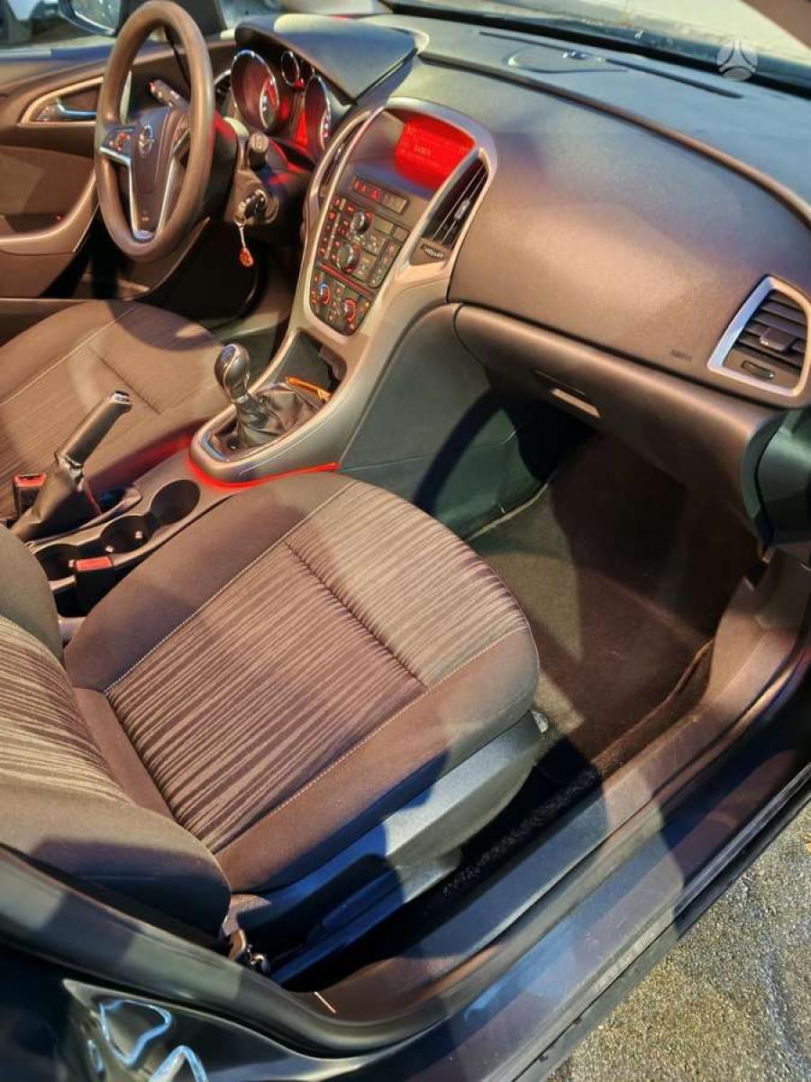 Pelēks Opel Astra 2012 Kauņa, ar dzinēja tilpumu 1.69 L un nobraukumu 189 tūkst. km par 2450 €, foto 16 vietnē AUTOMOTO.COM.LV