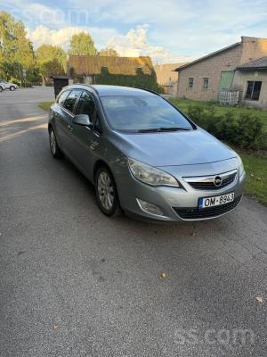 Pelēks Opel Astra 2012 Tukums, ar dzinēja tilpumu 1.70 L un nobraukumu 0 tūkst. km par 1800 €, foto  vietnē AUTOMOTO.COM.LV