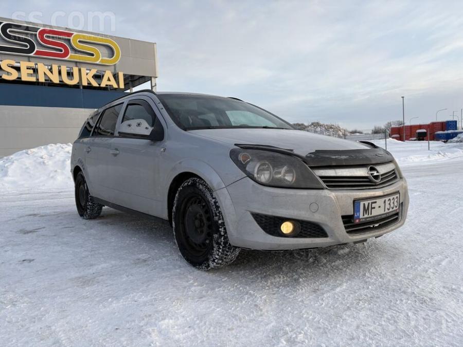 Grey Opel Astra 2012 in Daugavpils, with an engine capacity of 1.60 L and mileage of 546 thousand km for 650 €, photo 8 on AUTOMOTO.COM.LV