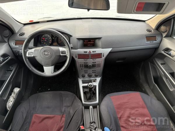 Opel Astra 2012 in Daugavpils on AUTOMOTO.COM.LV Grey Opel Astra 2012 in Daugavpils, with an engine capacity of 1.60 L and mileage of 546 thousand km for 650 €, photo 10 on AUTOMOTO.COM.LV