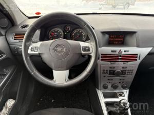 Grey Opel Astra 2012 in Daugavpils, with an engine capacity of 1.60 L and mileage of 546 thousand km for 650 €, photo 11 on AUTOMOTO.COM.LV