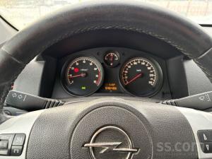 Grey Opel Astra 2012 in Daugavpils, with an engine capacity of 1.60 L and mileage of 546 thousand km for 650 €, photo 13 on AUTOMOTO.COM.LV