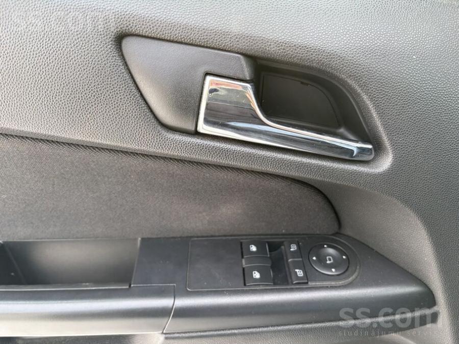 Grey Opel Astra 2012 in Daugavpils, with an engine capacity of 1.60 L and mileage of 546 thousand km for 650 €, photo 16 on AUTOMOTO.COM.LV