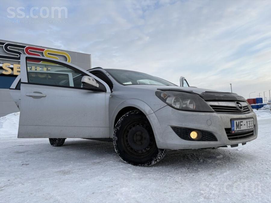 Grey Opel Astra 2012 in Daugavpils, with an engine capacity of 1.60 L and mileage of 546 thousand km for 650 €, photo 27 on AUTOMOTO.COM.LV