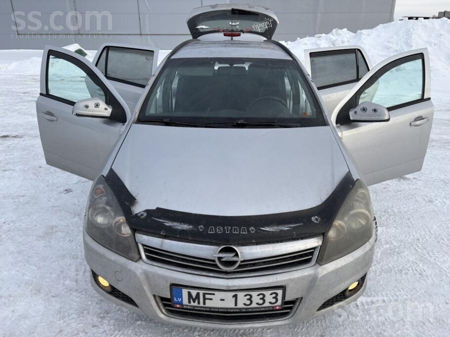Grey Opel Astra 2012 in Daugavpils, with an engine capacity of 1.60 L and mileage of 546 thousand km for 650 €, photo 28 on AUTOMOTO.COM.LV