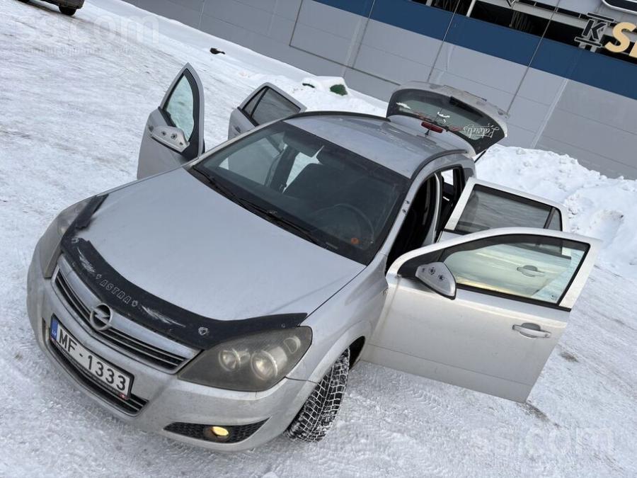 Grey Opel Astra 2012 in Daugavpils, with an engine capacity of 1.60 L and mileage of 546 thousand km for 650 €, photo 29 on AUTOMOTO.COM.LV