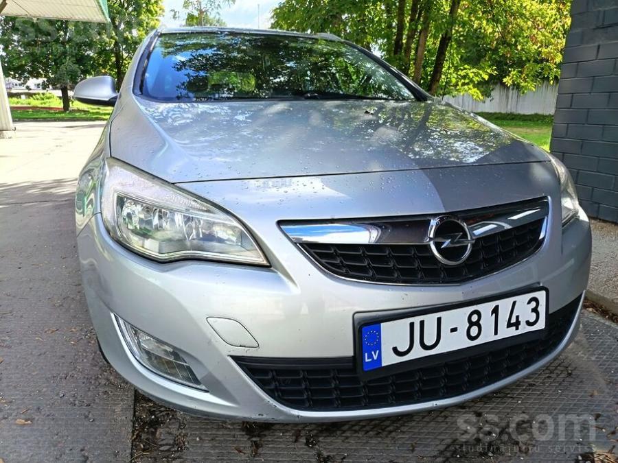 Pelēks Opel Astra 2012 Rīga, ar dzinēja tilpumu 1.70 L un nobraukumu 230 tūkst. km par 2200 €, foto 5 vietnē AUTOMOTO.COM.LV