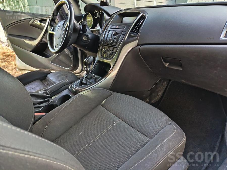 Pelēks Opel Astra 2012 Rīga, ar dzinēja tilpumu 1.70 L un nobraukumu 230 tūkst. km par 2200 €, foto 10 vietnē AUTOMOTO.COM.LV