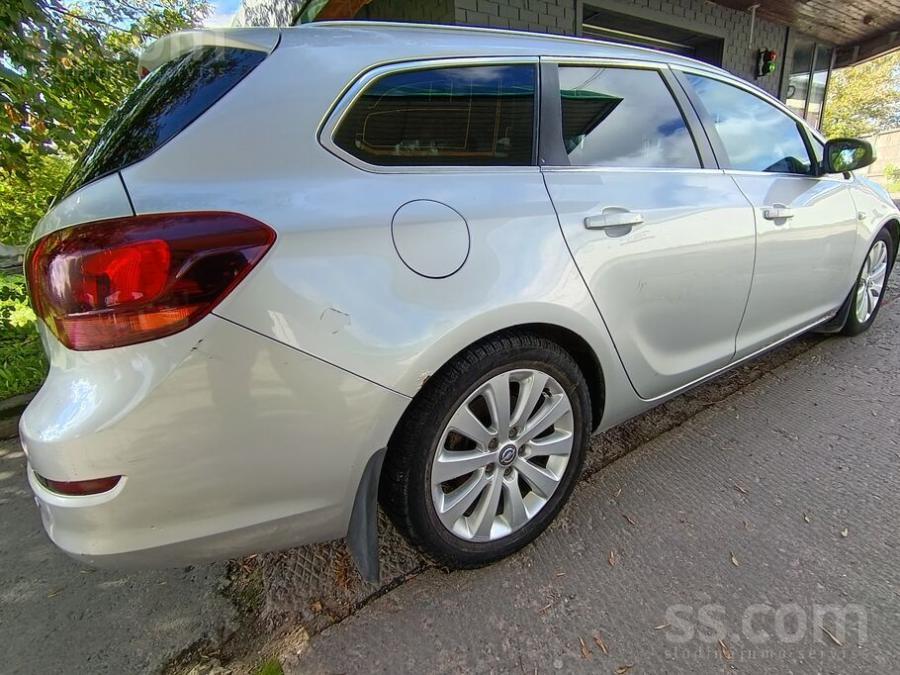 Pelēks Opel Astra 2012 Rīga, ar dzinēja tilpumu 1.70 L un nobraukumu 230 tūkst. km par 2200 €, foto 11 vietnē AUTOMOTO.COM.LV