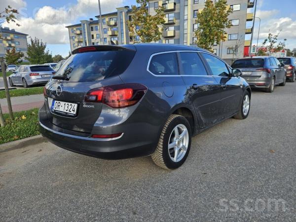 Pelēks Opel Astra 2012 Valmiera, ar dzinēja tilpumu 1.70 L un nobraukumu 425 tūkst. km par 2250 €, foto 4 vietnē AUTOMOTO.COM.LV