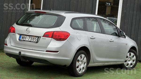 Pelēks Opel Astra 2012 Rīga, ar dzinēja tilpumu 1.70 L un nobraukumu 322 tūkst. km par 2650 €, foto 5 vietnē AUTOMOTO.COM.LV