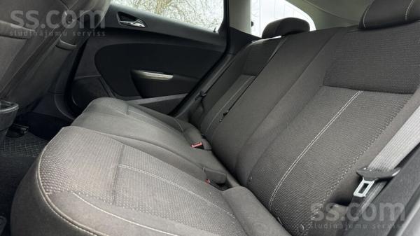 Pelēks Opel Astra 2012 Rīga, ar dzinēja tilpumu 1.70 L un nobraukumu 322 tūkst. km par 2650 €, foto 9 vietnē AUTOMOTO.COM.LV